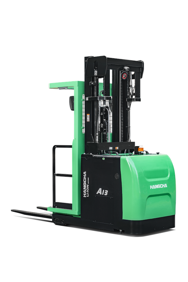 Reach Truck vs Forklift: What’s the Difference?